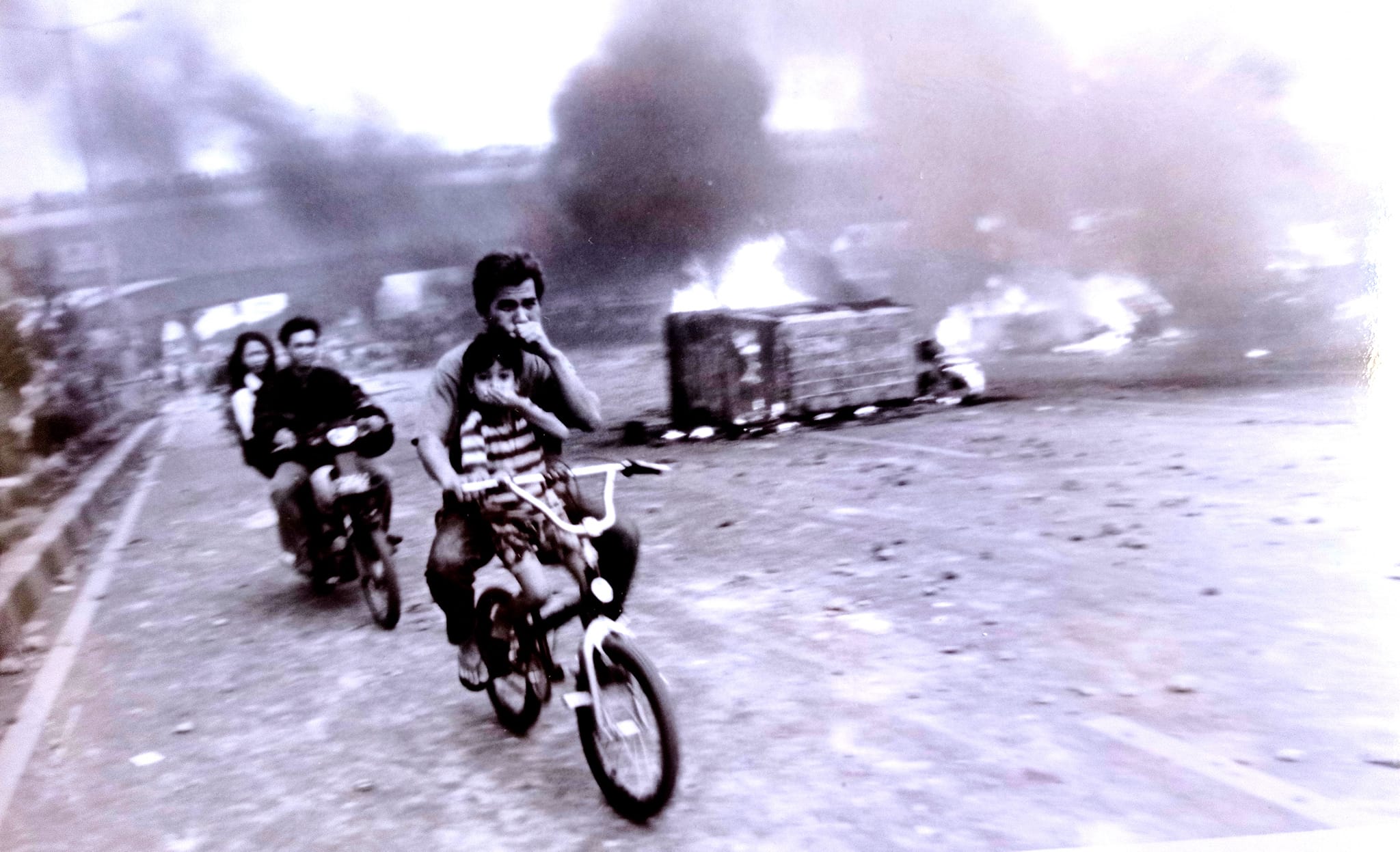 Foto-foto Peristiwa 13 Mei 1998 Dari Balik Kamera Tatan Agus Rst ...